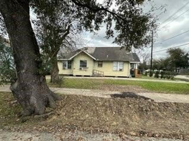 2703 Cochran St, Houston, TX 77009