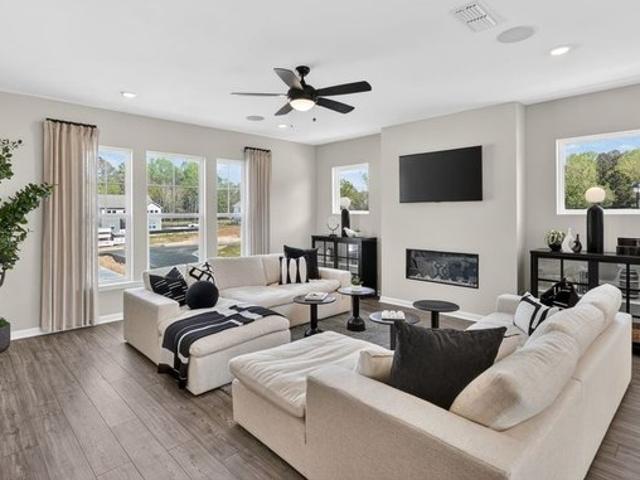 2703 Dreycott Ln, Lawrenceville, GA 30043