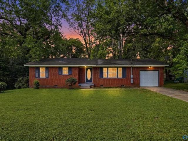 2703 Pinetree Ln NW, Huntsville, AL 35810