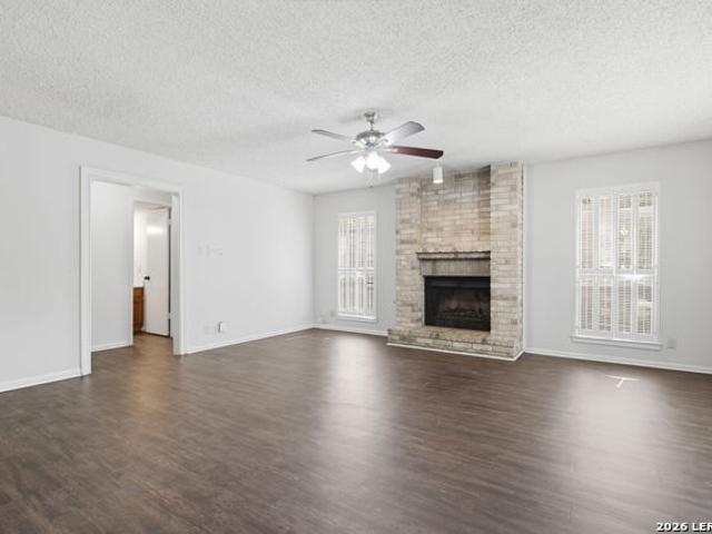 2703 Red Tree