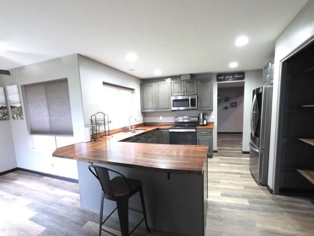 2703 SW 11TH ST