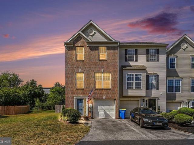 270 Country Ridge Dr, Red Lion, PA 17356