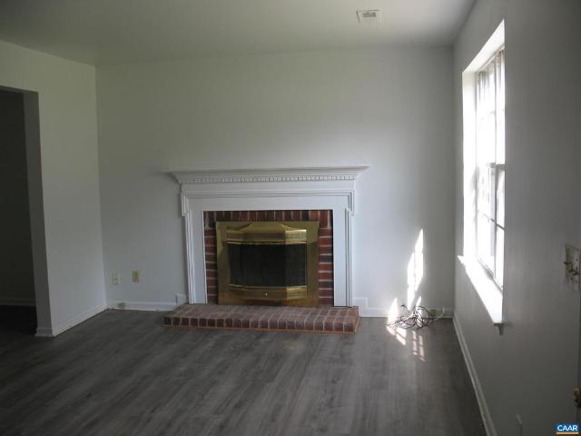 270 Albert Ct