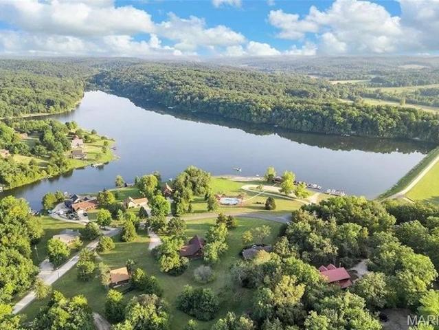 270 Bridle Spur Rd, Bourbon, MO 65441