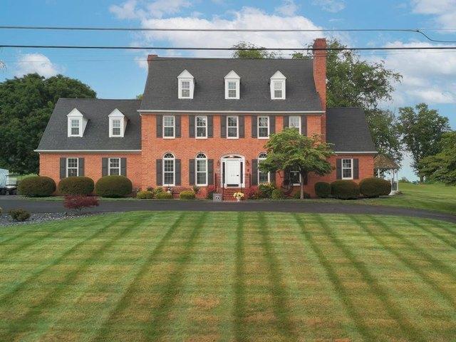 270 Golf Club Ln, Wytheville, VA 24382