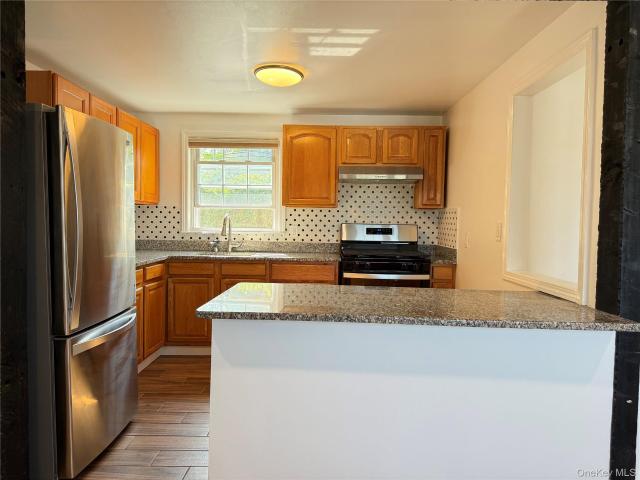 270 Gainsborg Avenue E 2nd Floor