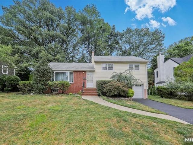 270 Glen Ave, Dumont, NJ 07628