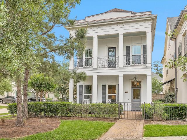 270 Green Boulevard