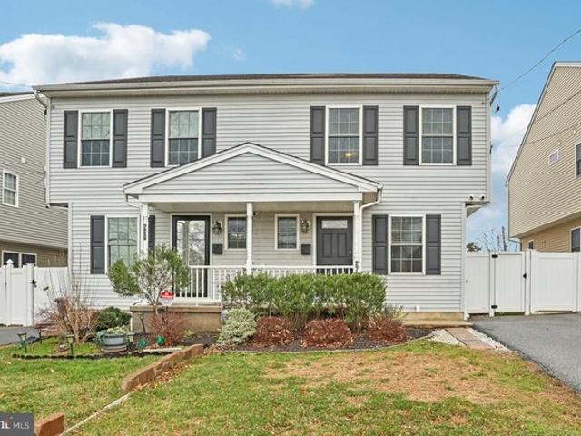 270 Davis Ave, Clifton Heights, PA 19018