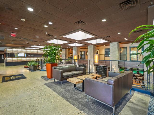 270 E Highland Ave, Unit 424