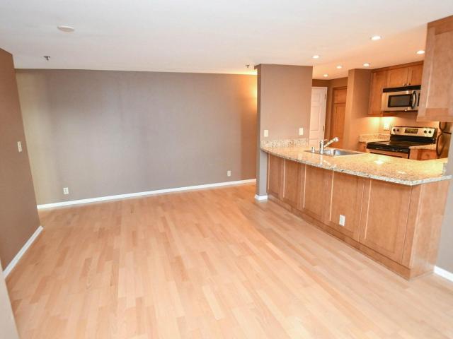 270 E Highland Ave, Unit 836