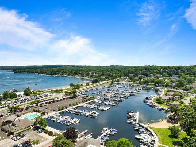270 Fontana Blvd Unit 413, Fontana, WI 53125