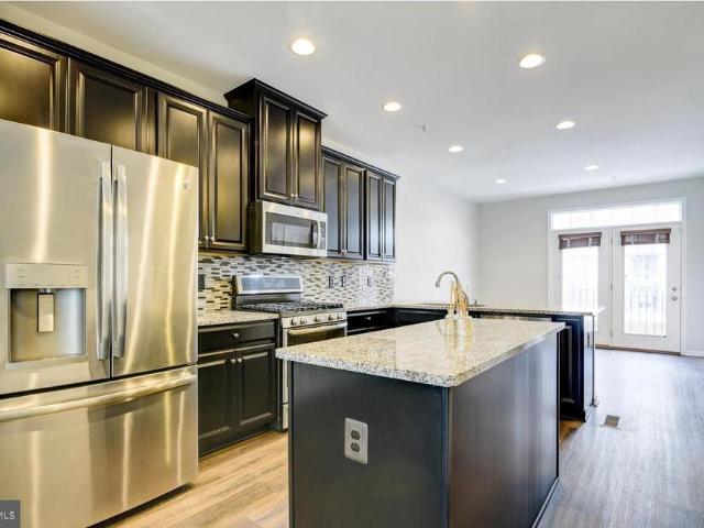 270 High Rail Terrace SE