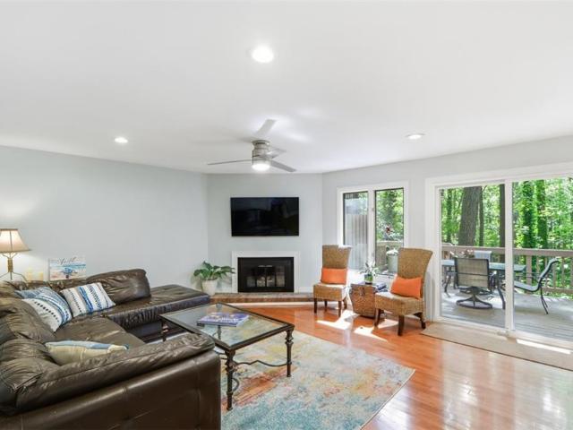 270 Lakeview Ridge W