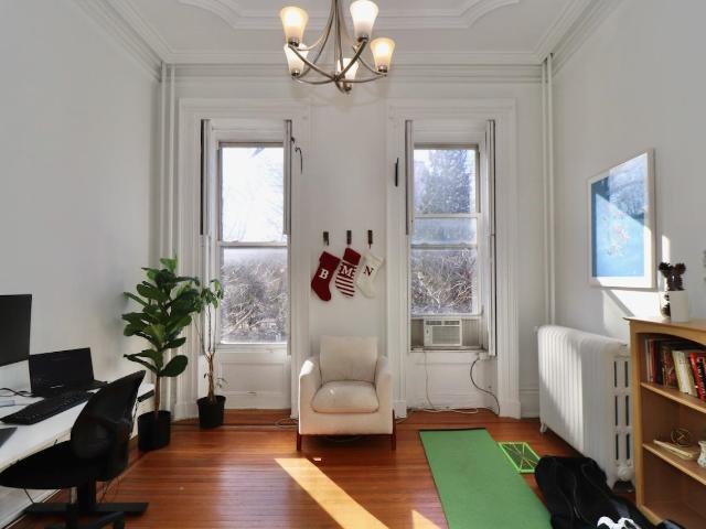 270 Montgomery St # 2