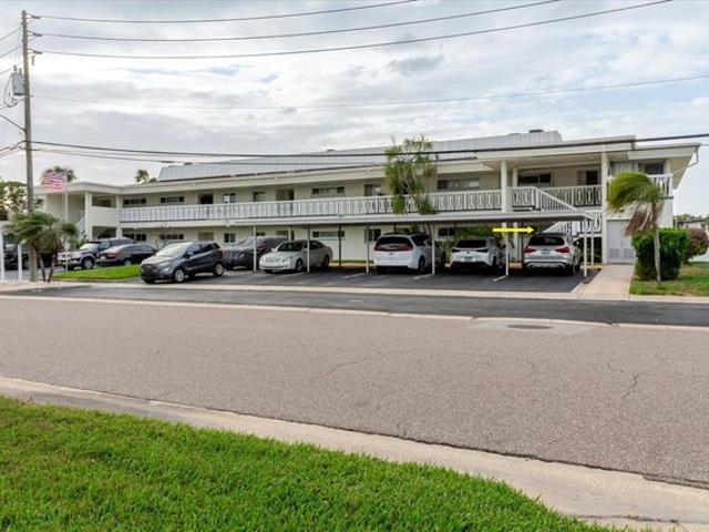 270 Skiff Pt Apt A5, Clearwater Beach, FL 33767