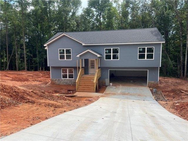 270 Stonington Dr, Mount Airy, GA 30563