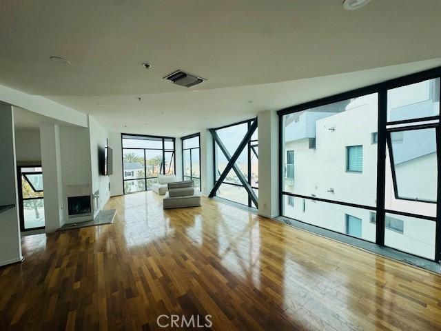 270 Palisades Beach Road 301