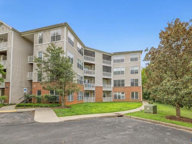 270 Riverbend Dr # 2F