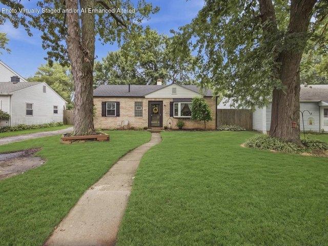 270 Woodlawn Ave, Porter, IN 46304