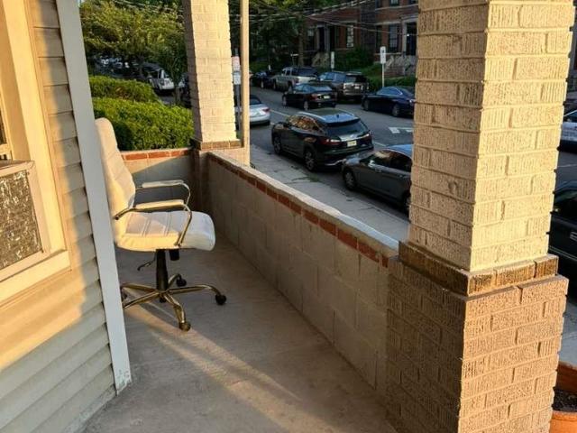 270 Woodlawn Ave
