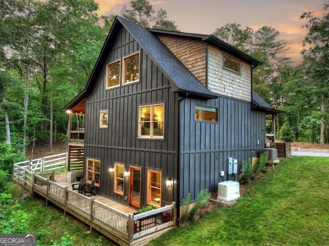 270 Wild Oaks Way
