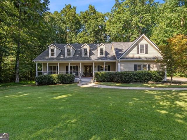 270 Tomahawk Dr, Sharpsburg, GA 30277