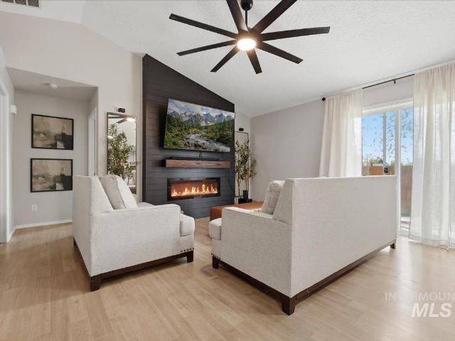 2714 Morning Mist Ln