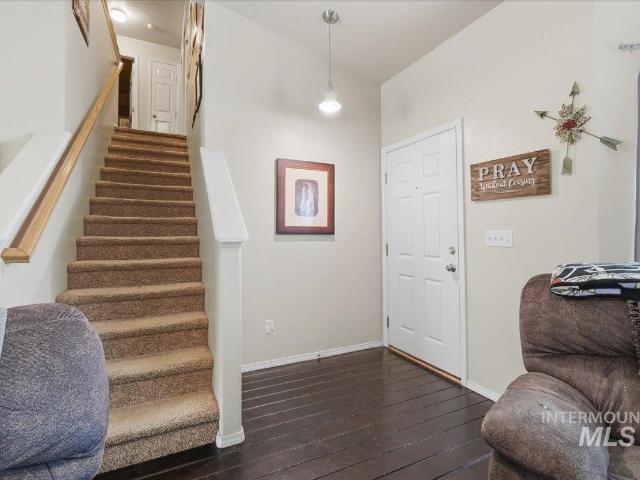 2714 Colfax Dr