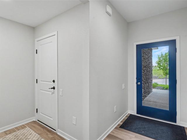 2714 Fleur Drive 11
