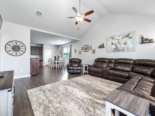 2714 Hoffman Court