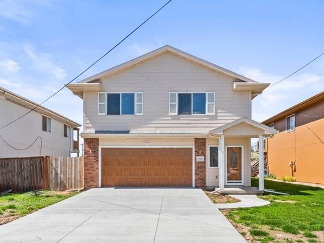 2714 S 17th St, Council Bluffs, IA 51501