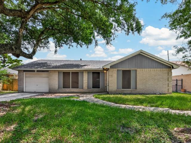 2714 S Brompton Drive