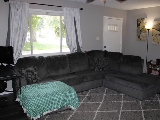 2714 W 68th Street
