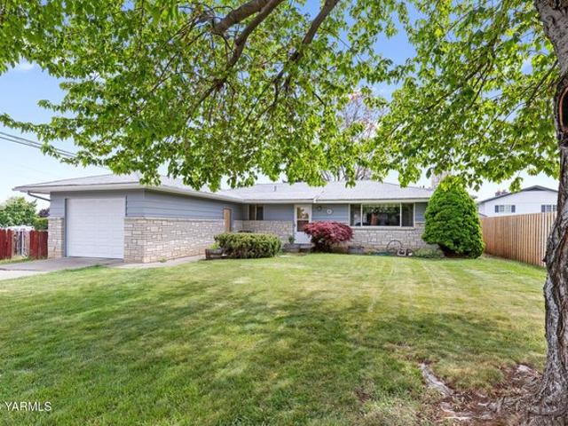 2714 W Prasch Ave, Yakima, WA 98902