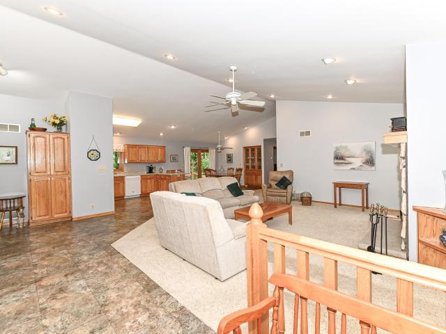 27151 Ridgewood Trl