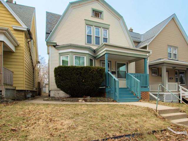 2715 N Oakland Ave, Milwaukee, WI 53211