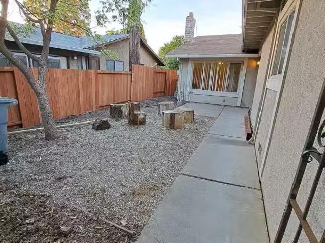 2715 Ottowa Ave, Davis, CA 95616