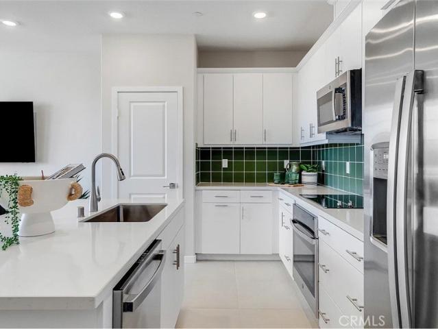 2715 Cloudview Privado