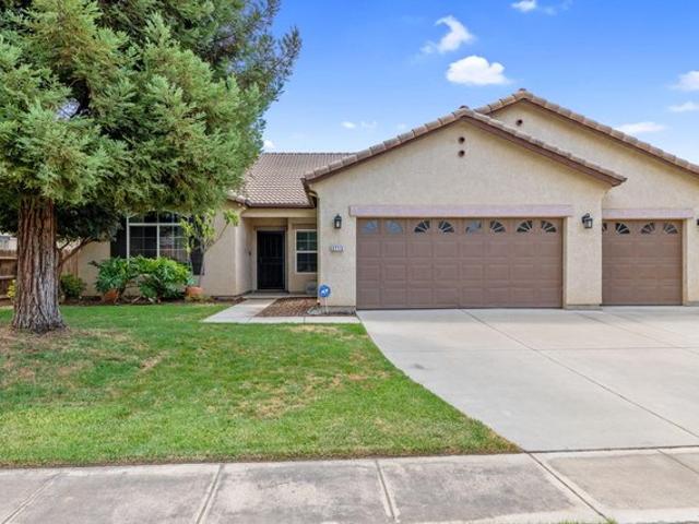 2715 E LA Vida Ave, Visalia, CA 93292