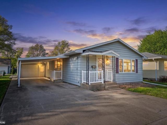 2715 Kirkwood St, Burlington, IA 52601