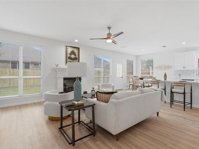 2715 Lake Country Dr, Grand Prairie, TX 75052