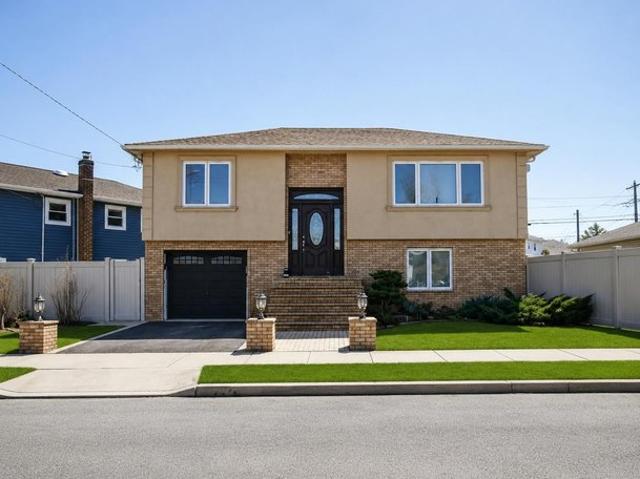 2715 Short St, Bellmore, NY 11710