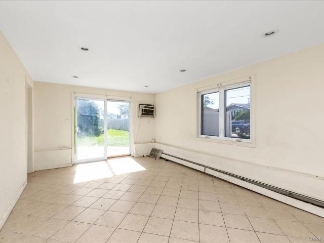 2715 Short Street
