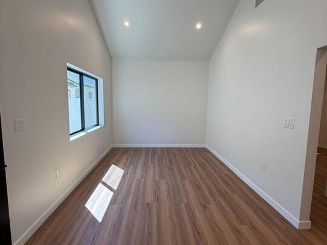 2715 W 95th Street