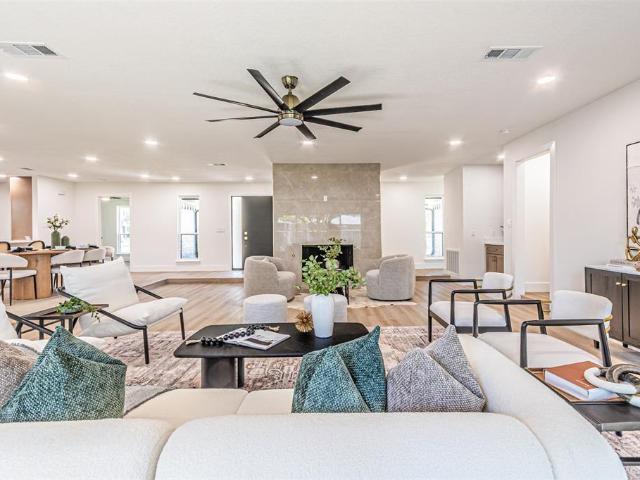 2716 Arborcove Drive
