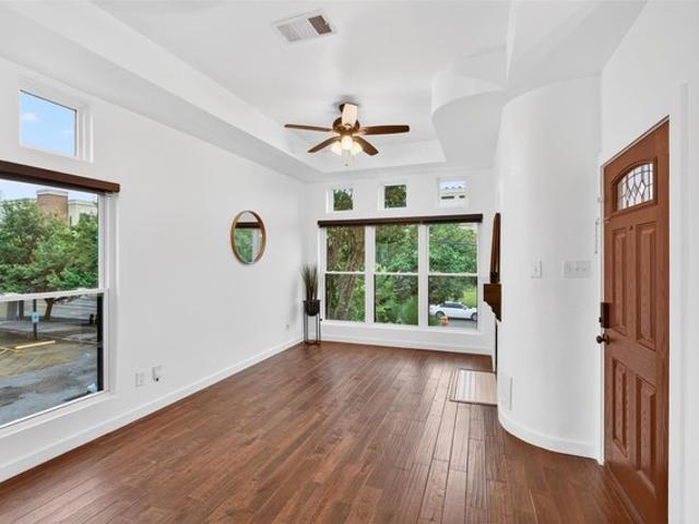2716 Bagby St, Houston, TX 77006