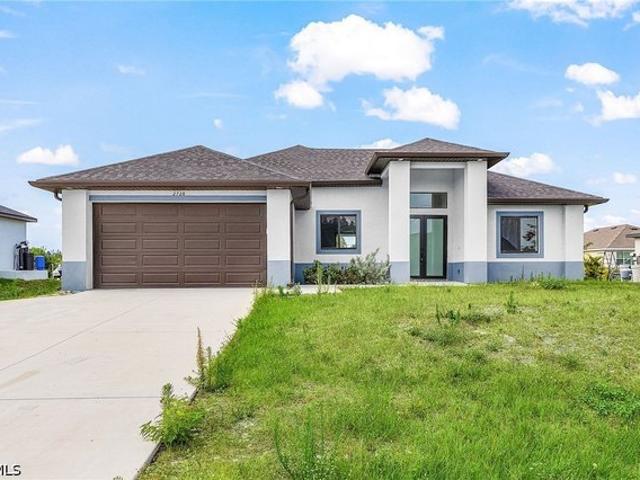 2716 Diplomat Pkwy W, Cape Coral, FL 33993