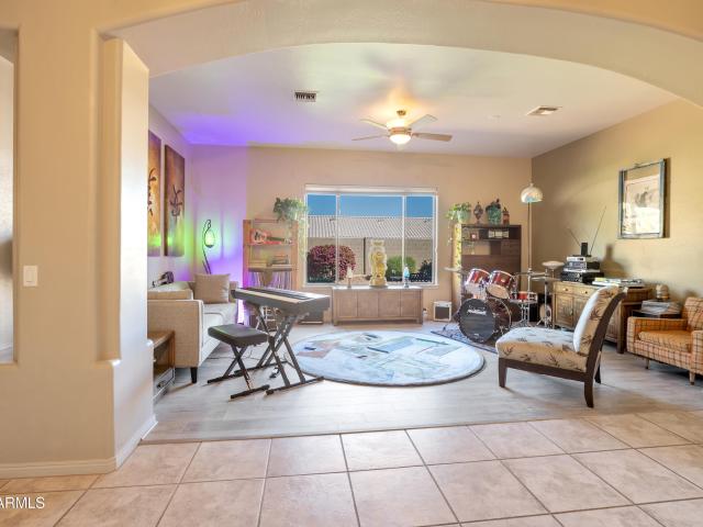 2716 E EVANS Drive
