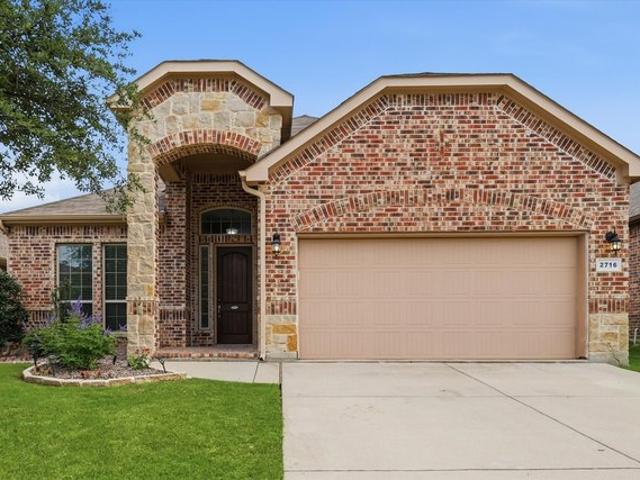 2716 Frontier Dr, Denton, TX 76210